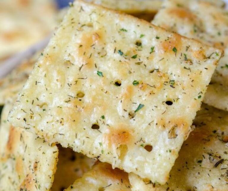 Dill Pickle Saltines: A Tangy and Addictive Snack - EASY TO COOK